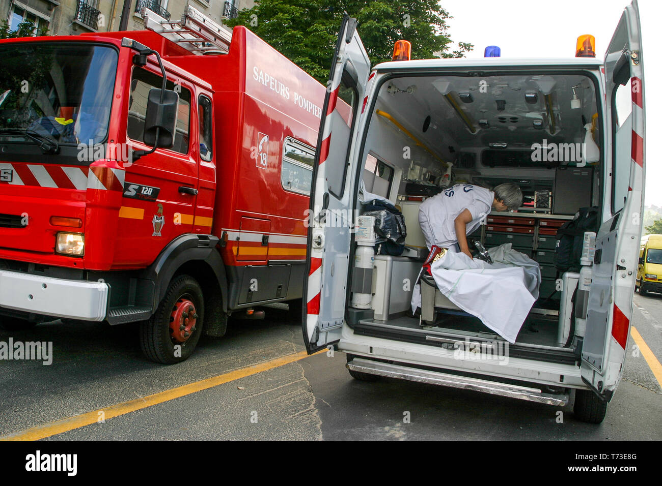 Samu de paris hi-res stock photography and images - Alamy