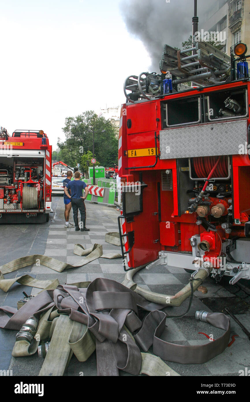 Paris firefighters stop appartment fire, Paris, France Stock Photo - Alamy