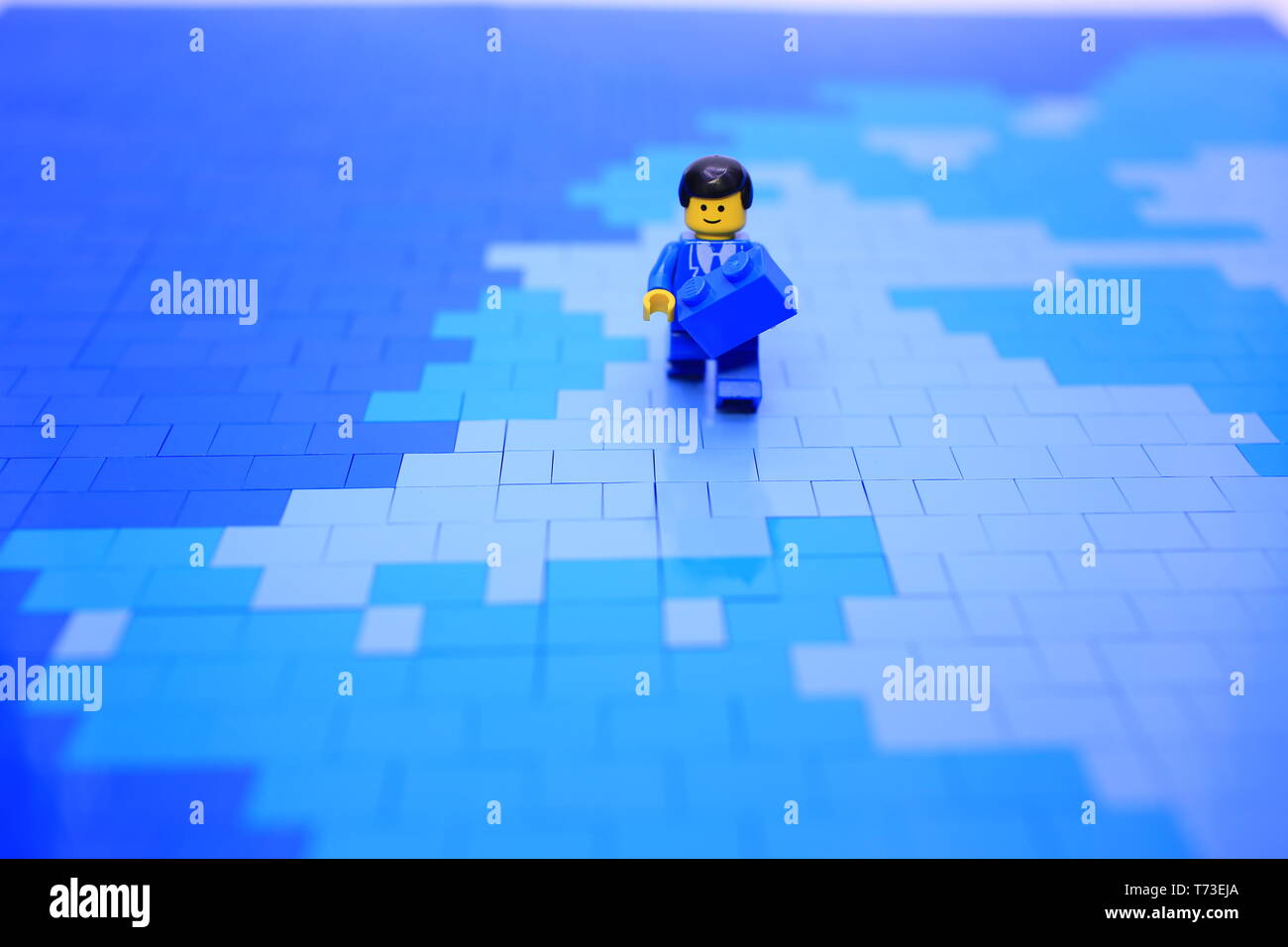 lego mini characters worker and the bricks set. Lego minifigure are the ...