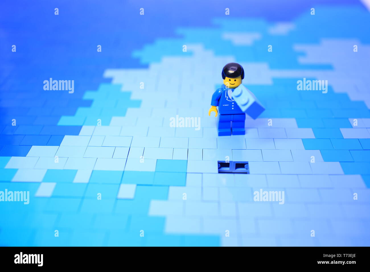 lego mini characters worker and the bricks set. Lego minifigure are the ...