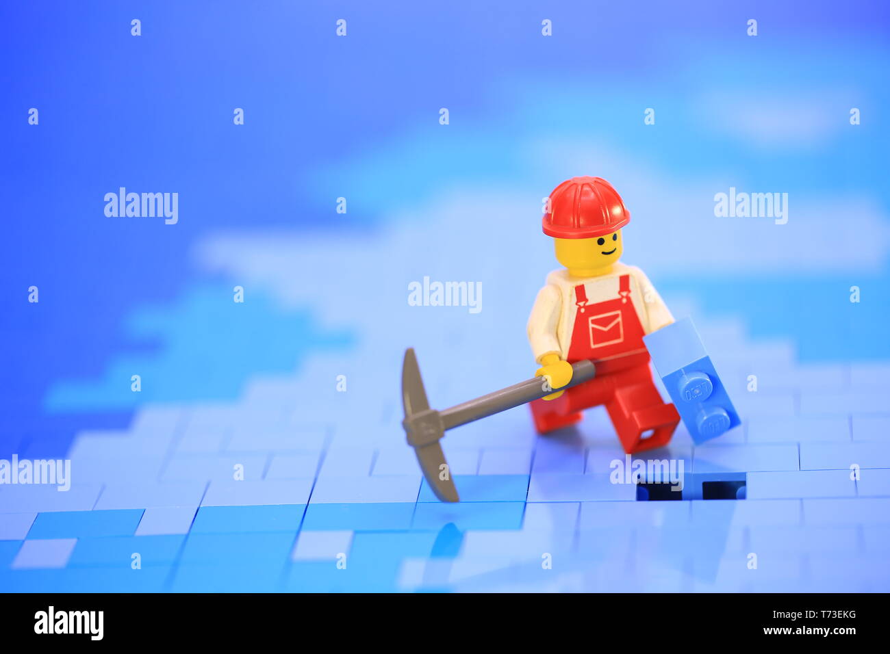 Worker work hard hi-res stock photography and images - Alamy