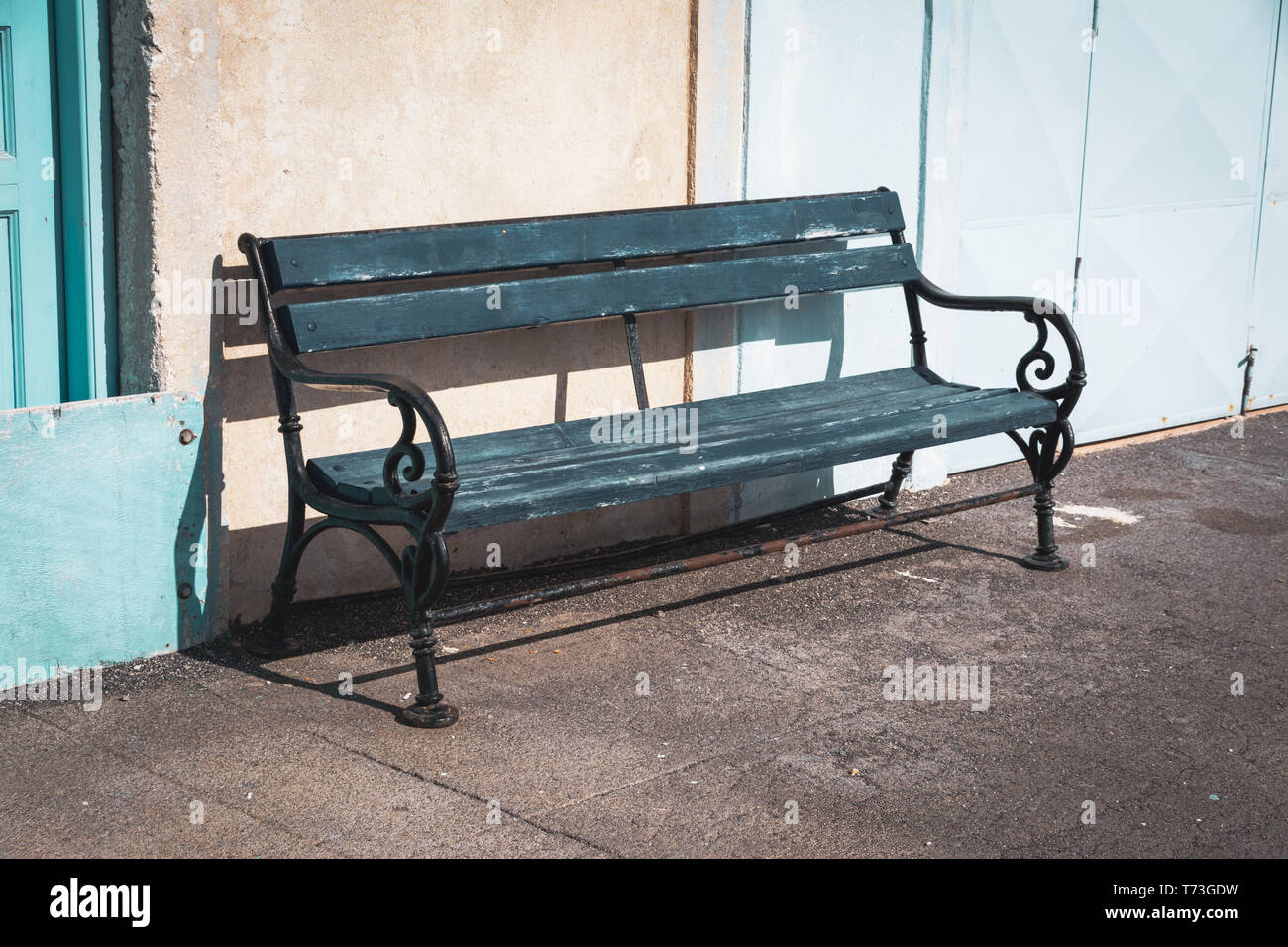 bench near the house Stock Photo - Alamy