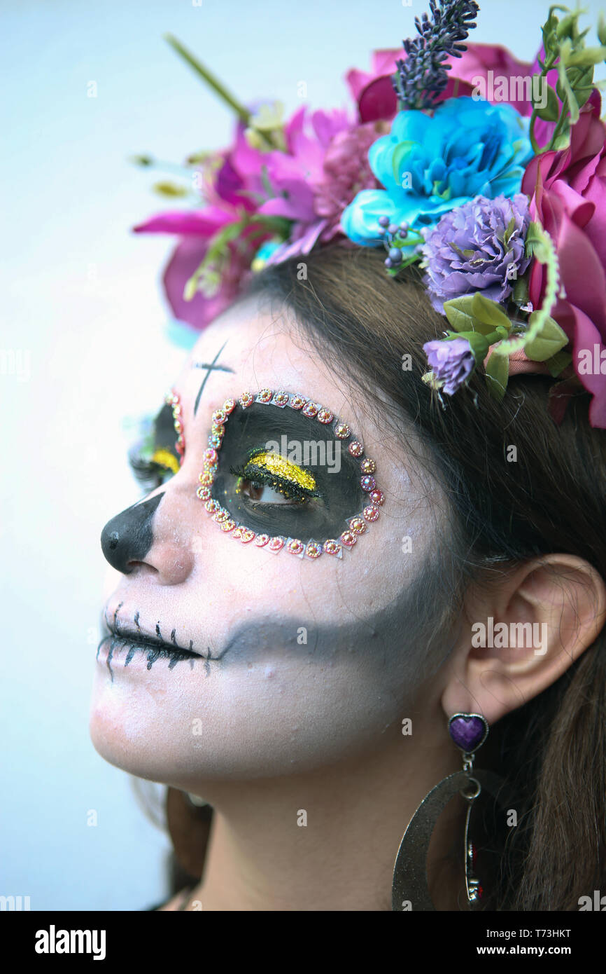a woman characterized as Catrina pose for photo in Sao Paulo Stock ...