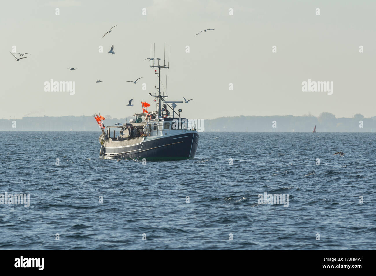 Catching fish ship hi-res stock photography and images - Alamy