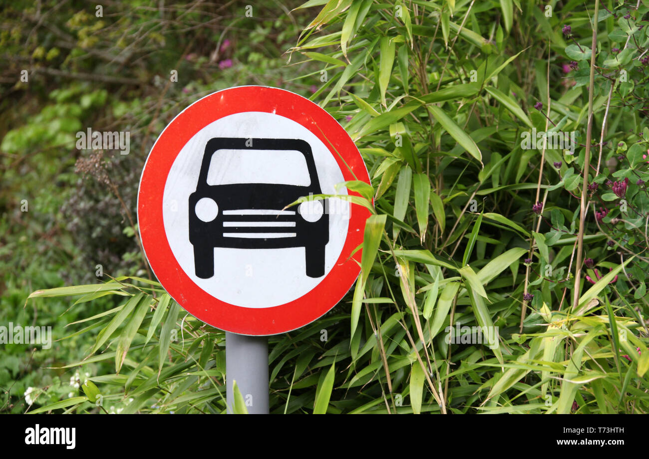 Prohibition sign no vehicles hi-res stock photography and images - Alamy