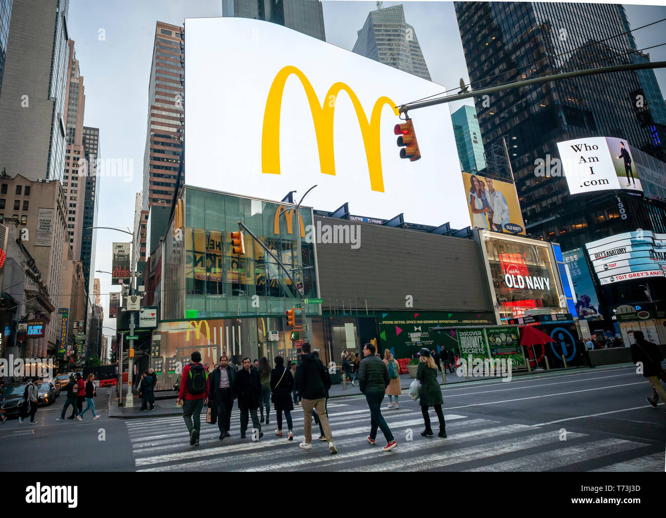 Mcdonalds times square 2019 hi-res stock photography and images - Alamy
