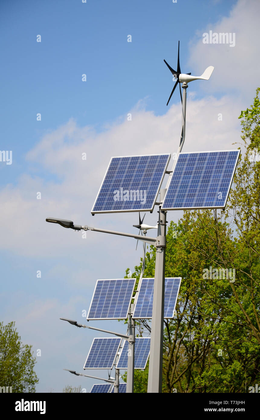 Solar panel on street lamp post Stock Photo - Alamy