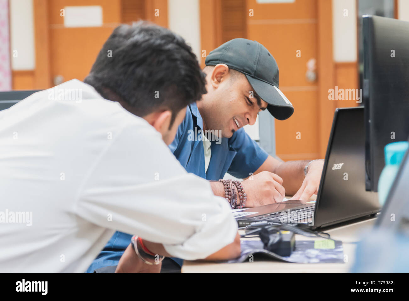 Indian team laboratory hi-res stock photography and images - Alamy