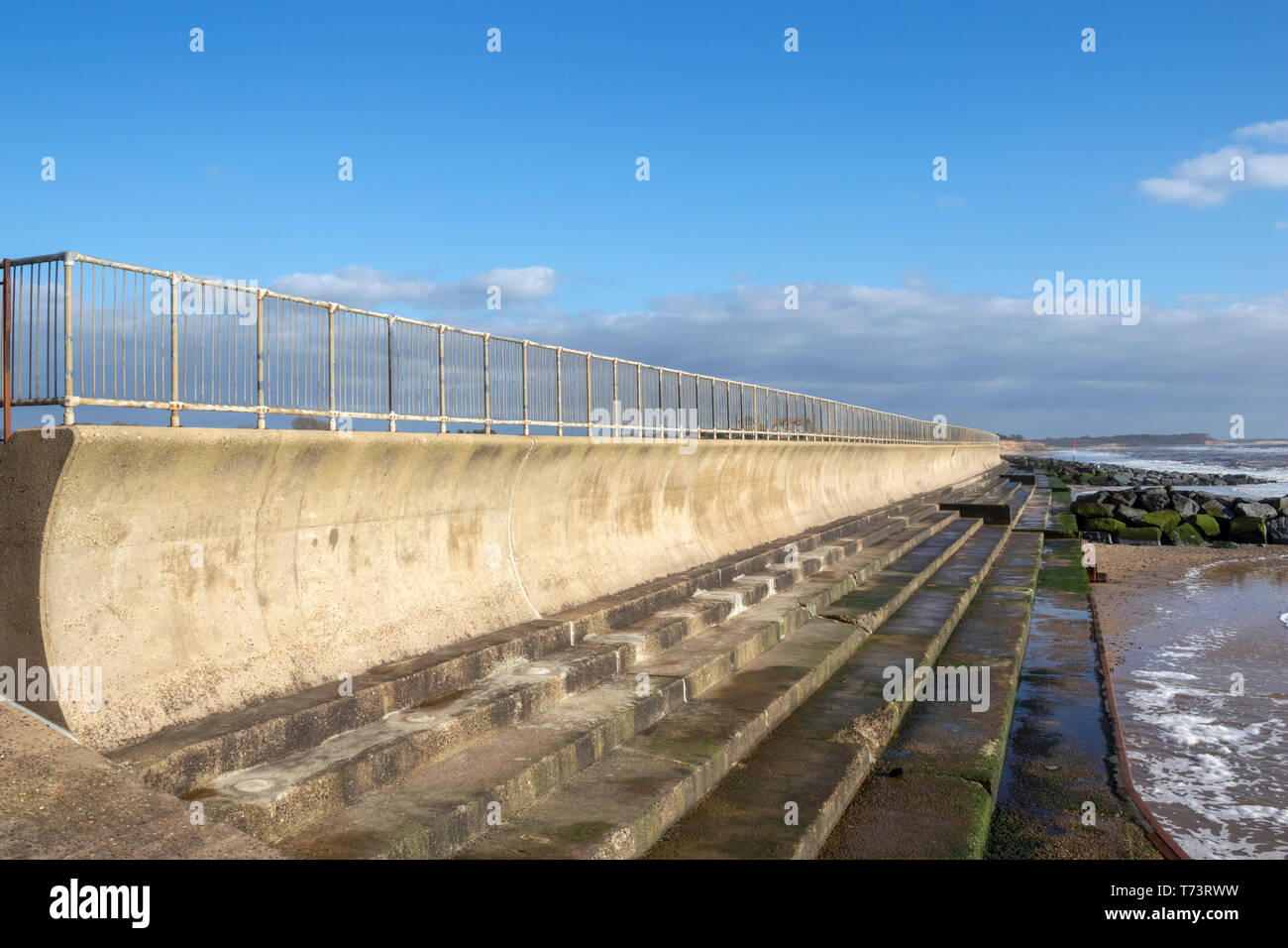 Sea wall and steps hi-res stock photography and images - Alamy