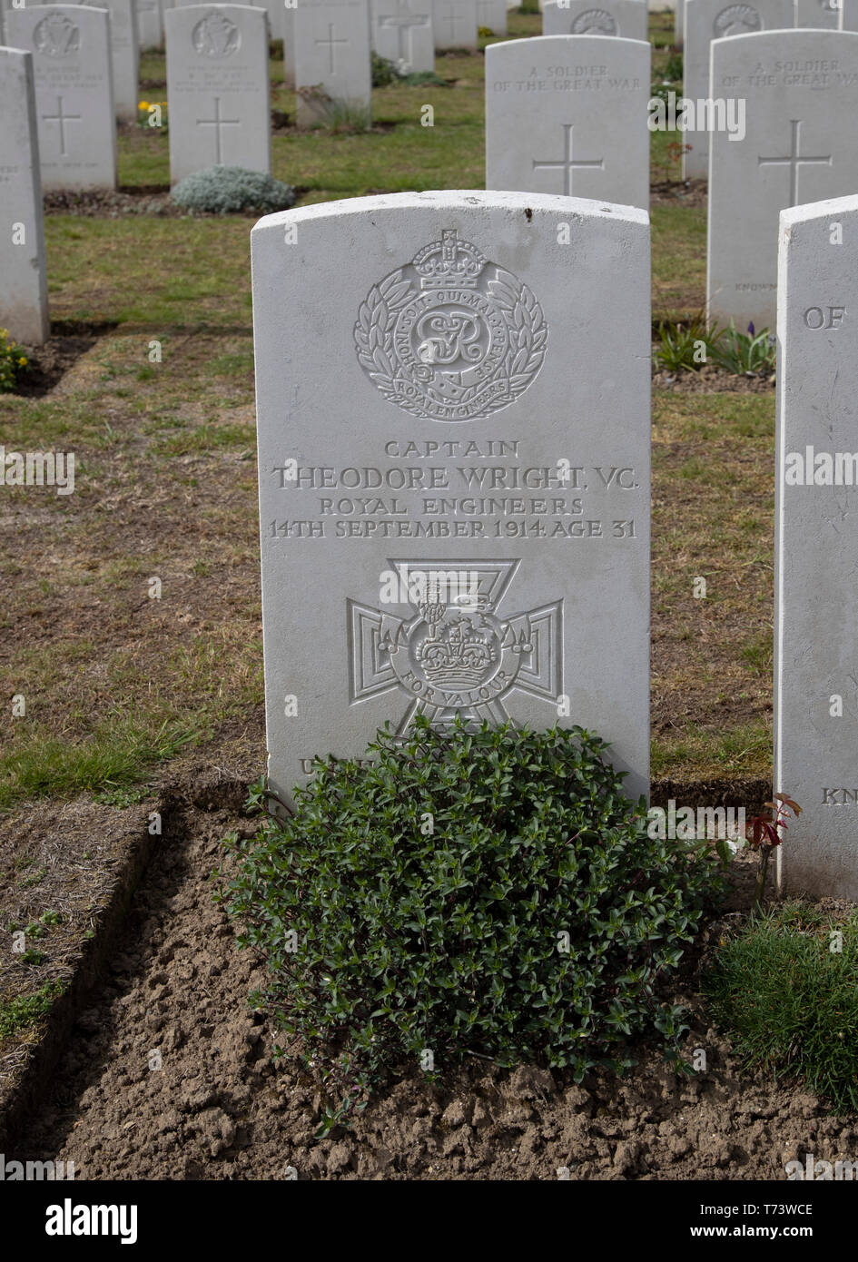 Grave of Capt Theodore Wright VC at Vailly France Stock Photo - Alamy