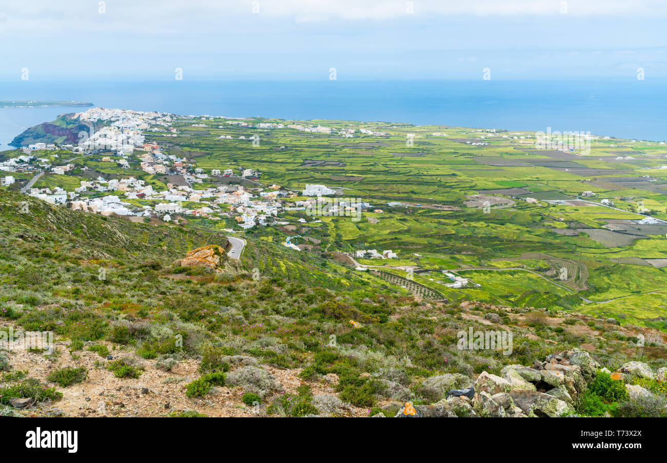 Perissa town sea greek village view hi-res stock photography and images ...