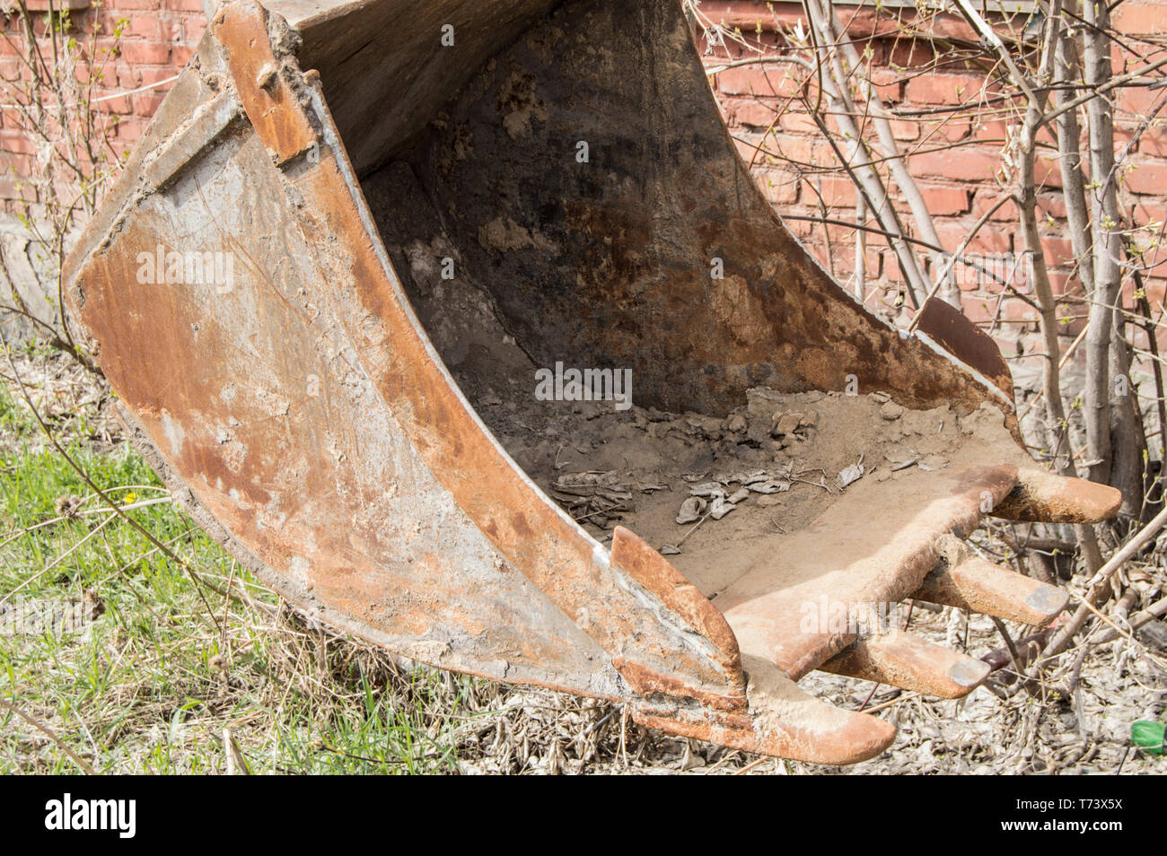 Steel rusty bucket bulldozer hi-res stock photography and images - Alamy