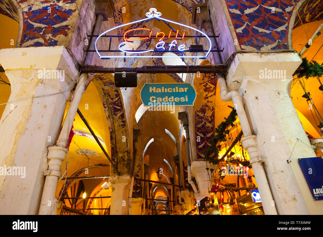 Gran bazar estambul hi-res stock photography and images - Alamy