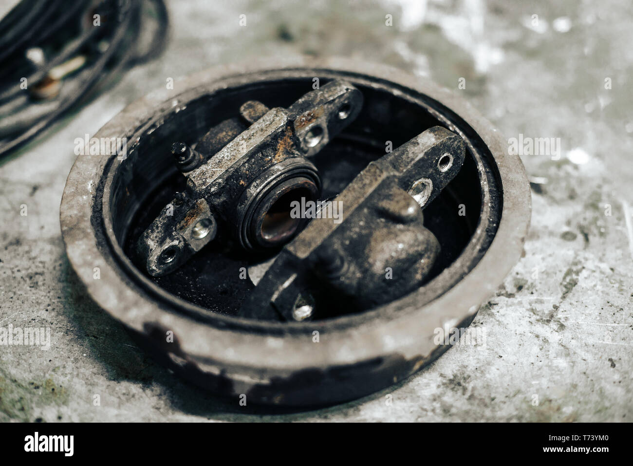 Transport old used worn car parts hi-res stock photography and images ...