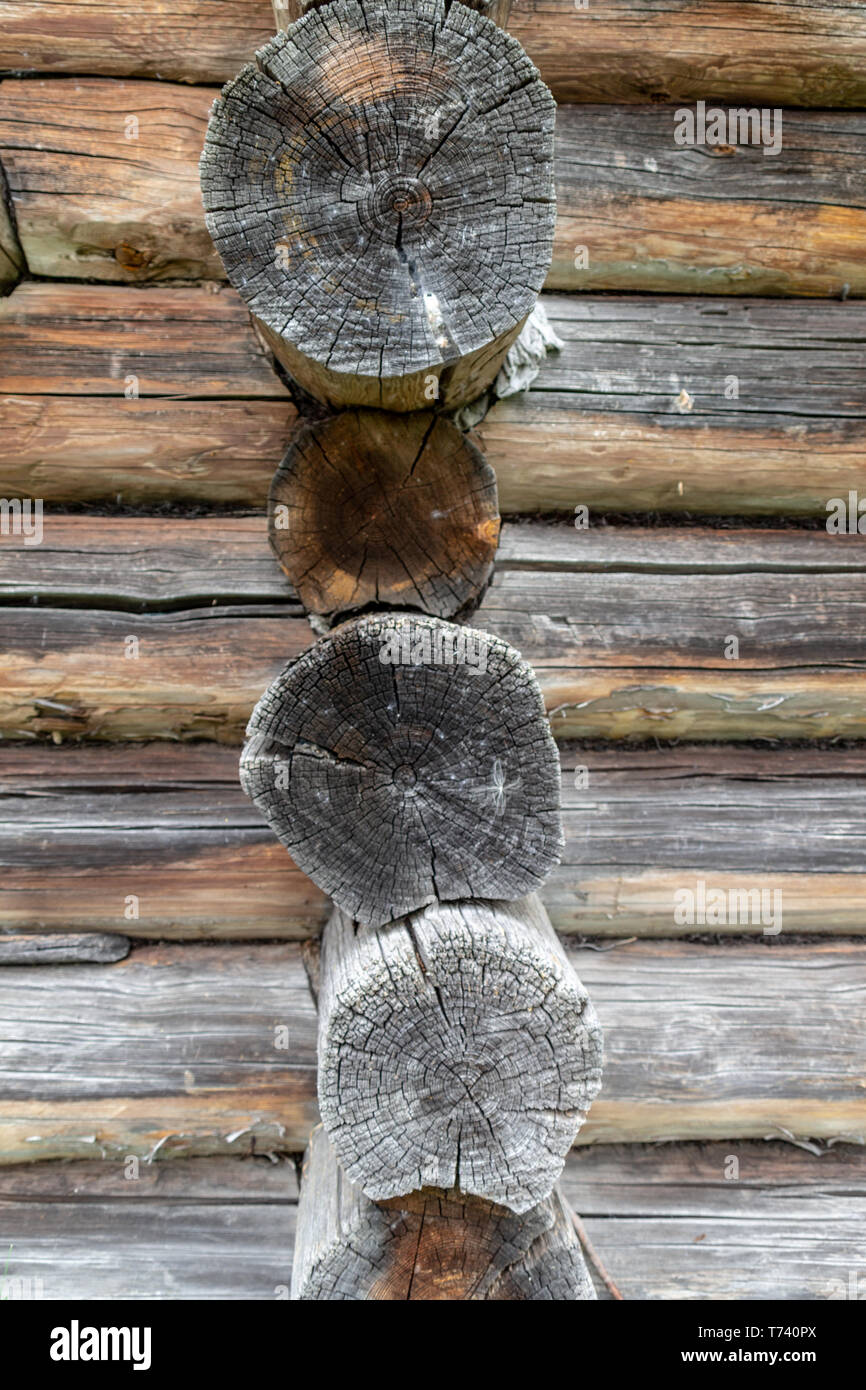 Wooden corner house hi-res stock photography and images - Alamy