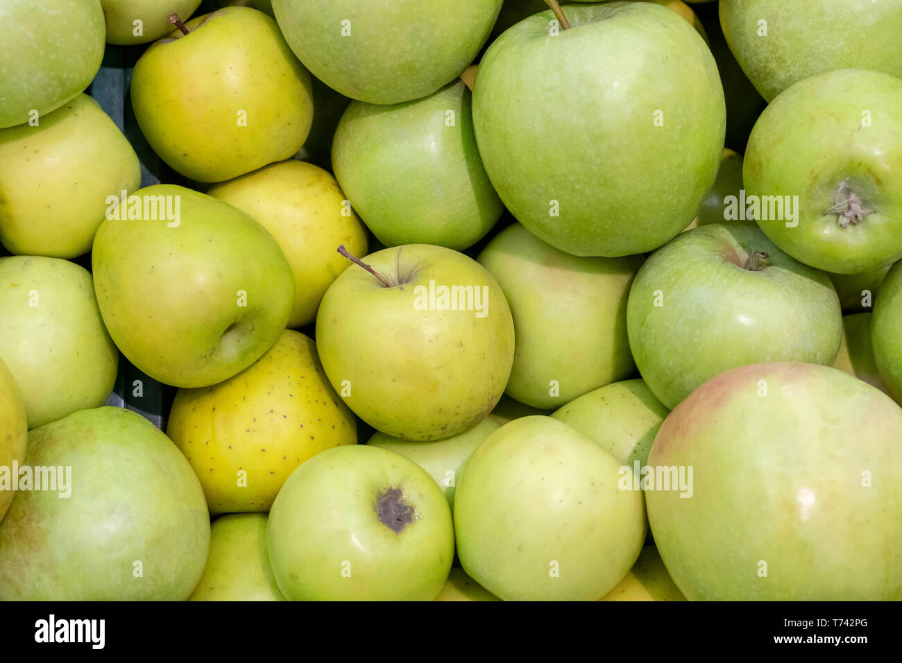 green apple close-up macro, background Stock Photo - Alamy
