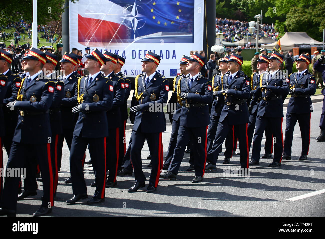 Poland: Soldiers of NATO and European countries march at military ...