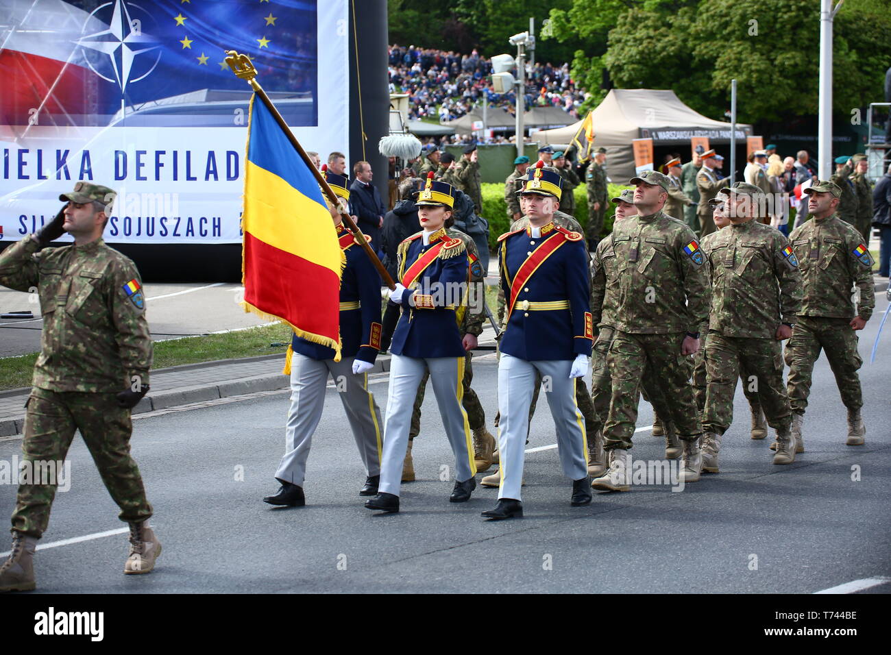 Poland: Soldiers of NATO and European countries march at military ...