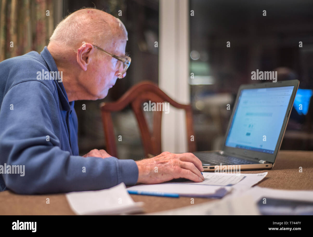 An elderly man of 93 years hi-res stock photography and images - Alamy