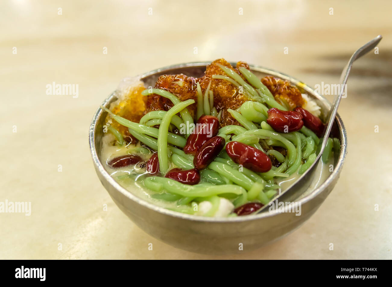 Close-up of the cendol dessert with gula Melaka syrup Stock Photo - Alamy