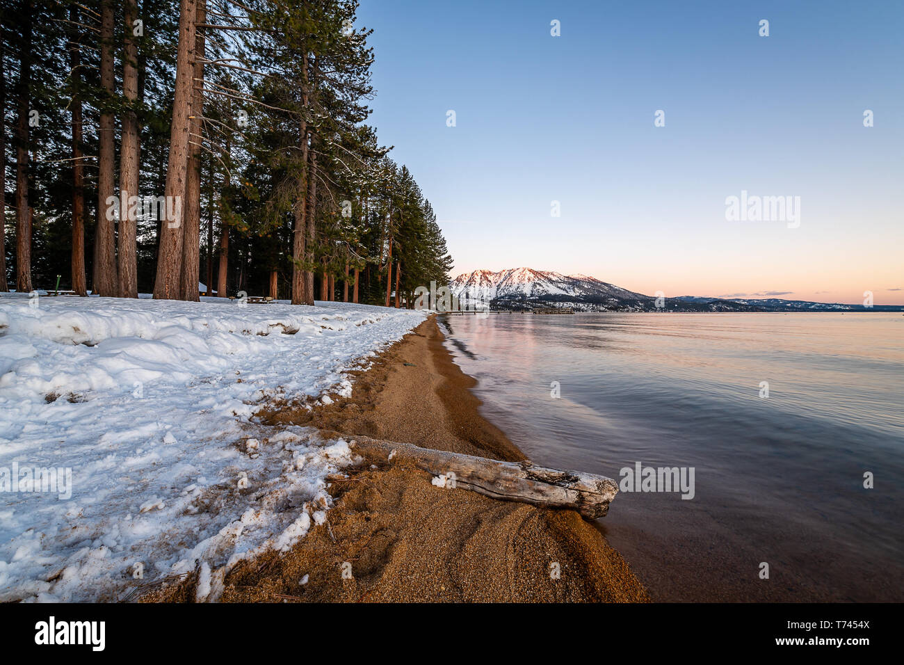 Dawn over the lake hi-res stock photography and images - Alamy