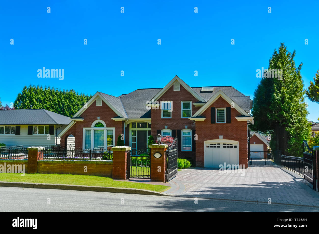 Exterior house texture hi-res stock photography and images - Alamy