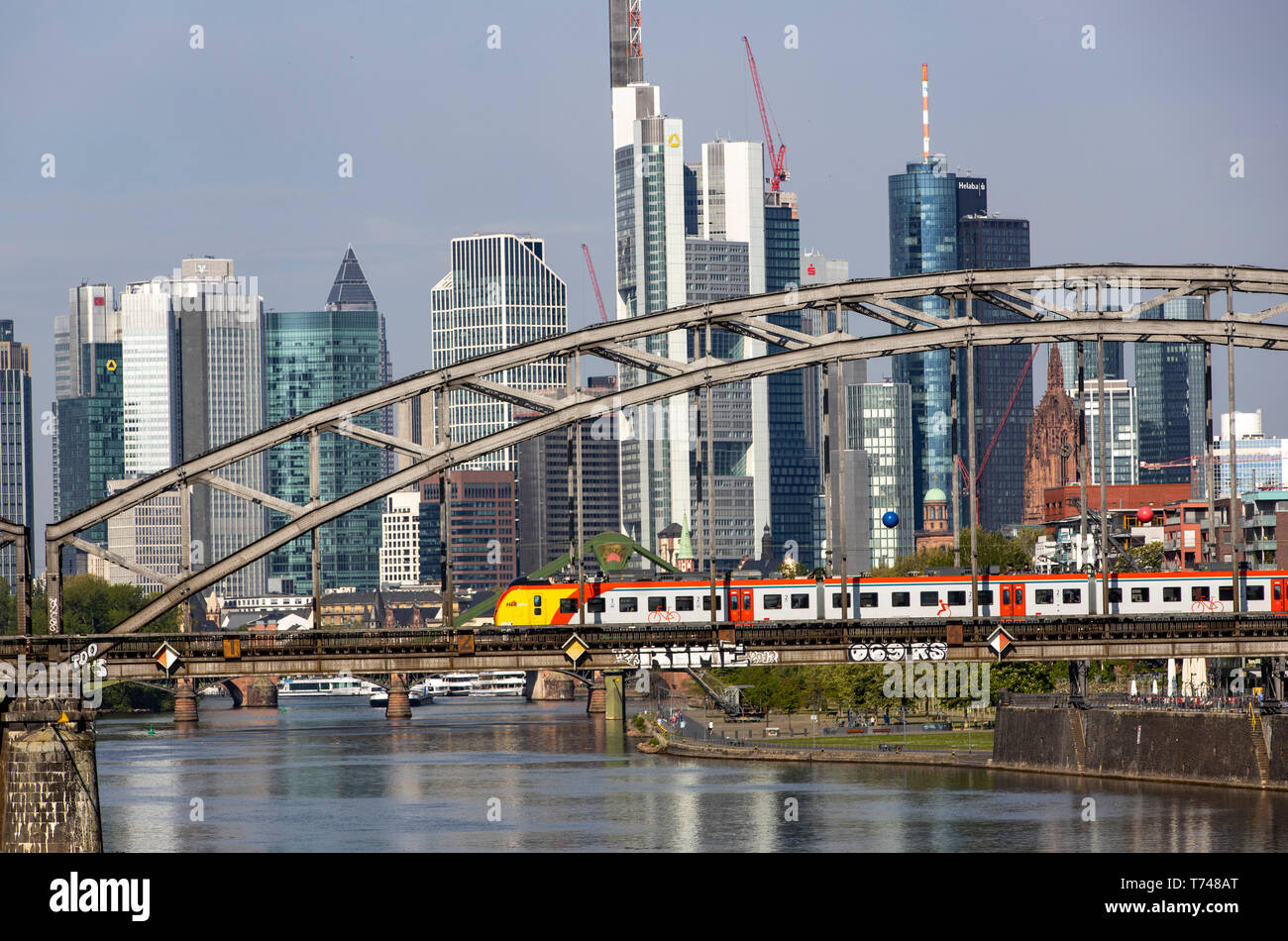 Frankfurt am Main, view of the downtown skyline, Floesserbruecke ...
