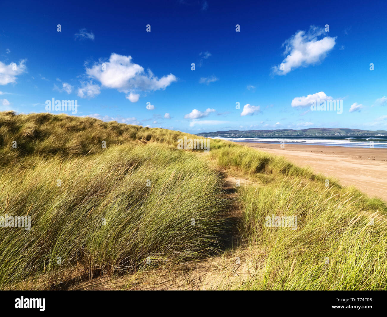 Londonderry beach hi-res stock photography and images - Alamy
