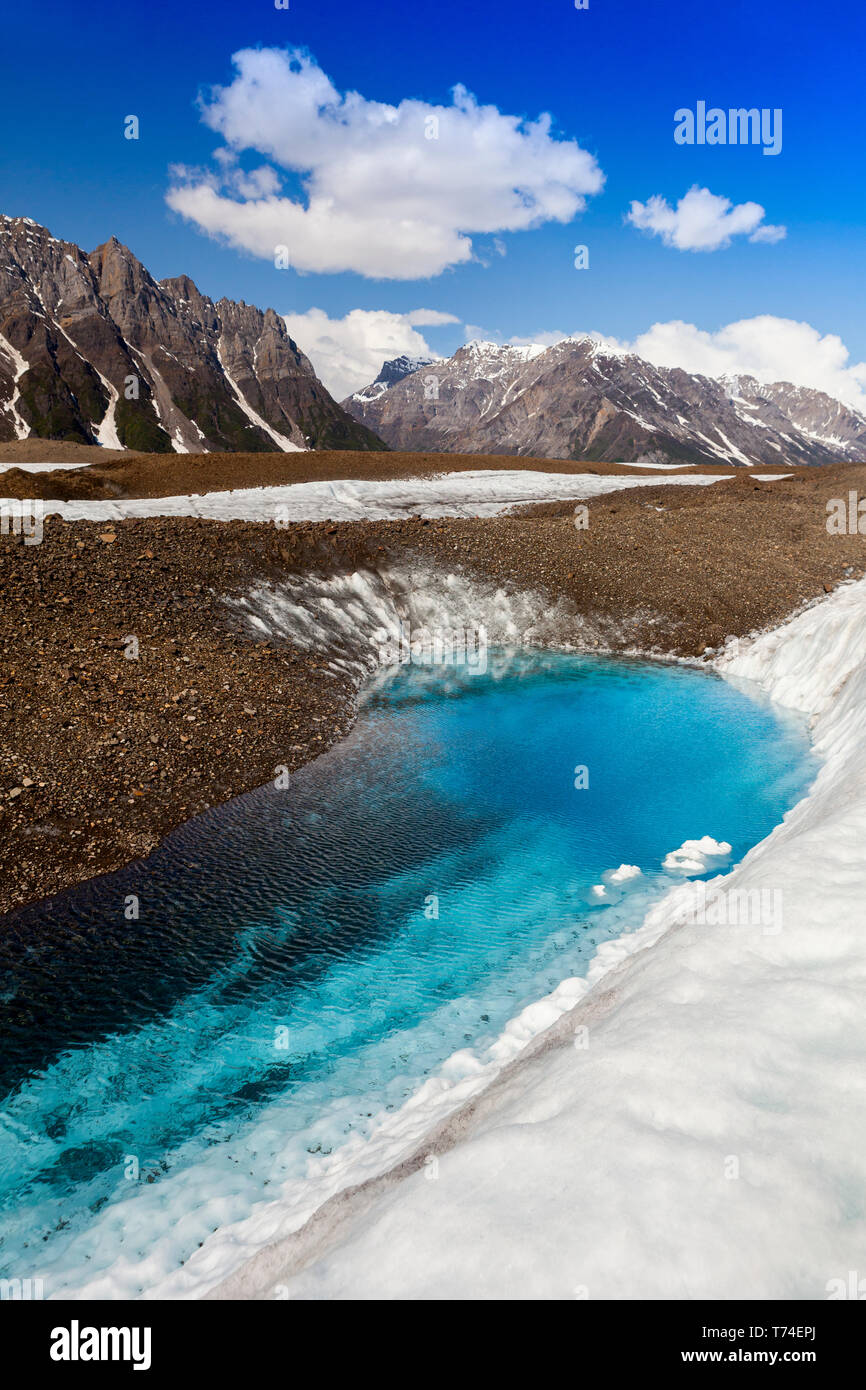 Glacial lake and glacier hi-res stock photography and images - Alamy