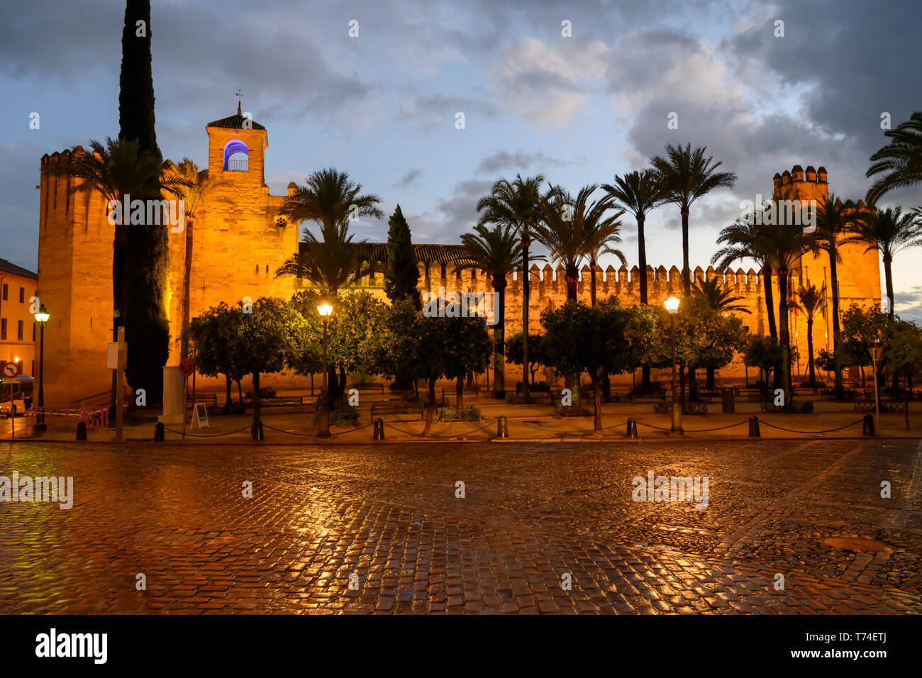 Calahorra tower cordoba hi-res stock photography and images - Alamy