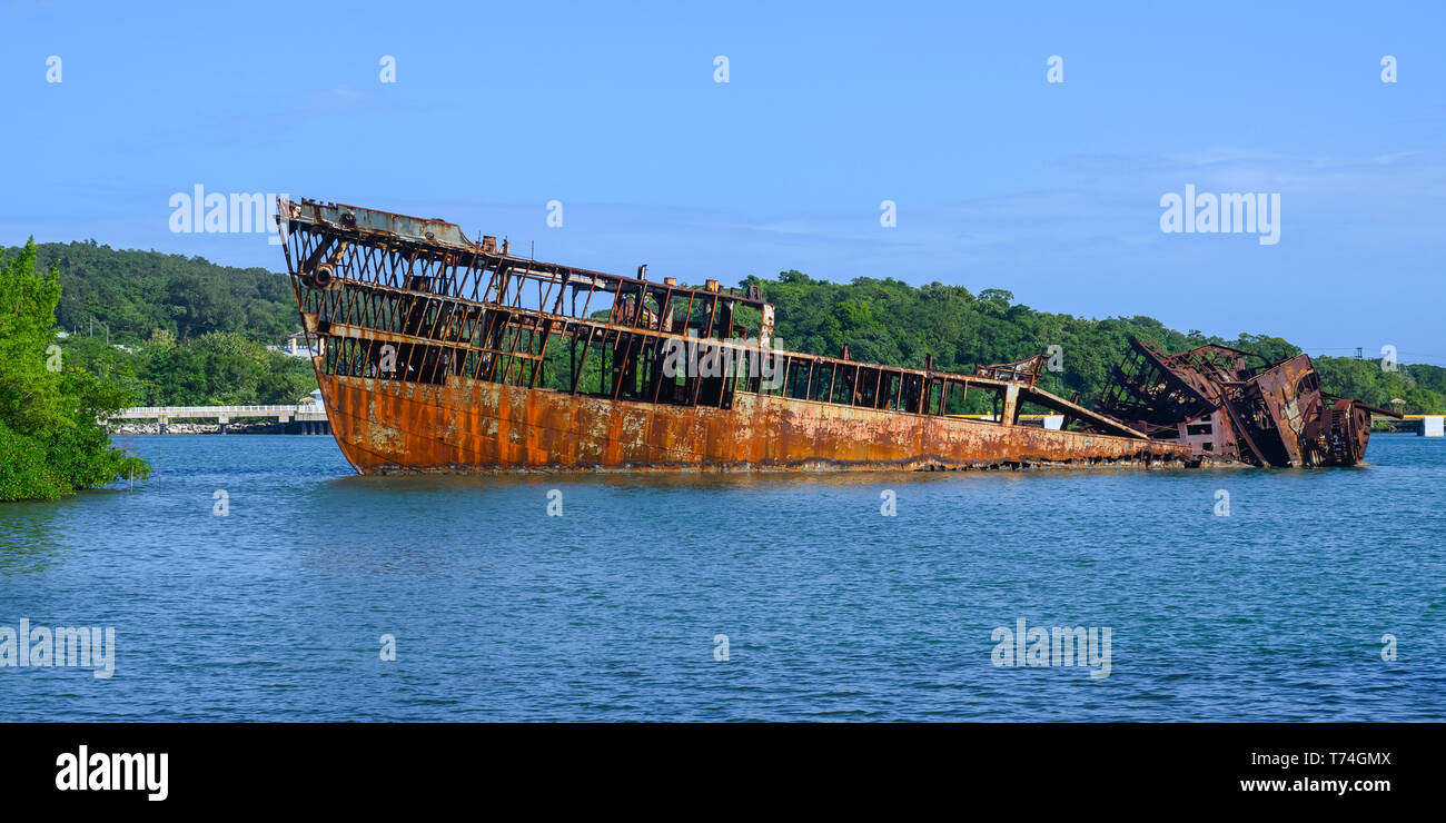 Shipwreck off the coast of Roatan, Honduras; Roatan, Bay Islands ...