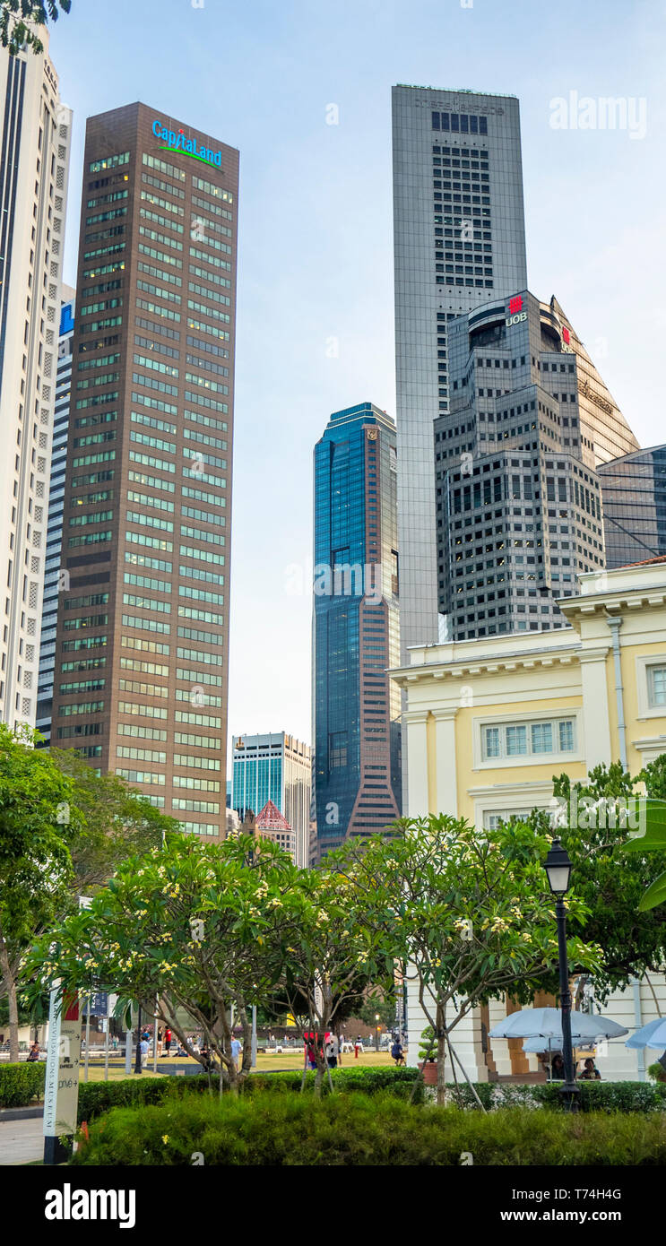 Corporate business office towers and skyscrapers in downtown Singapore ...