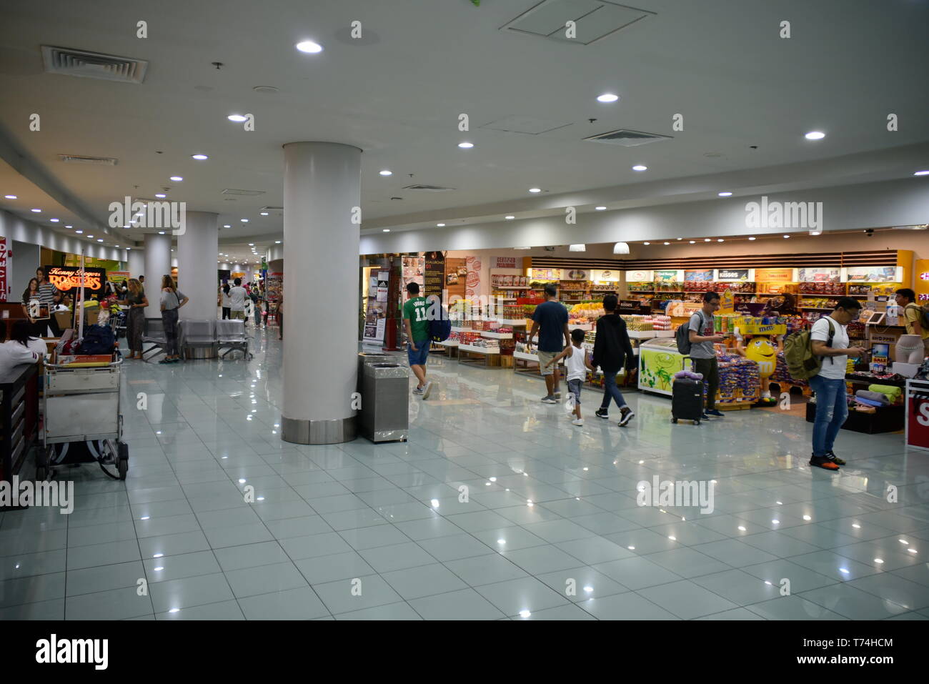Naia terminal 3 hi-res stock photography and images - Alamy