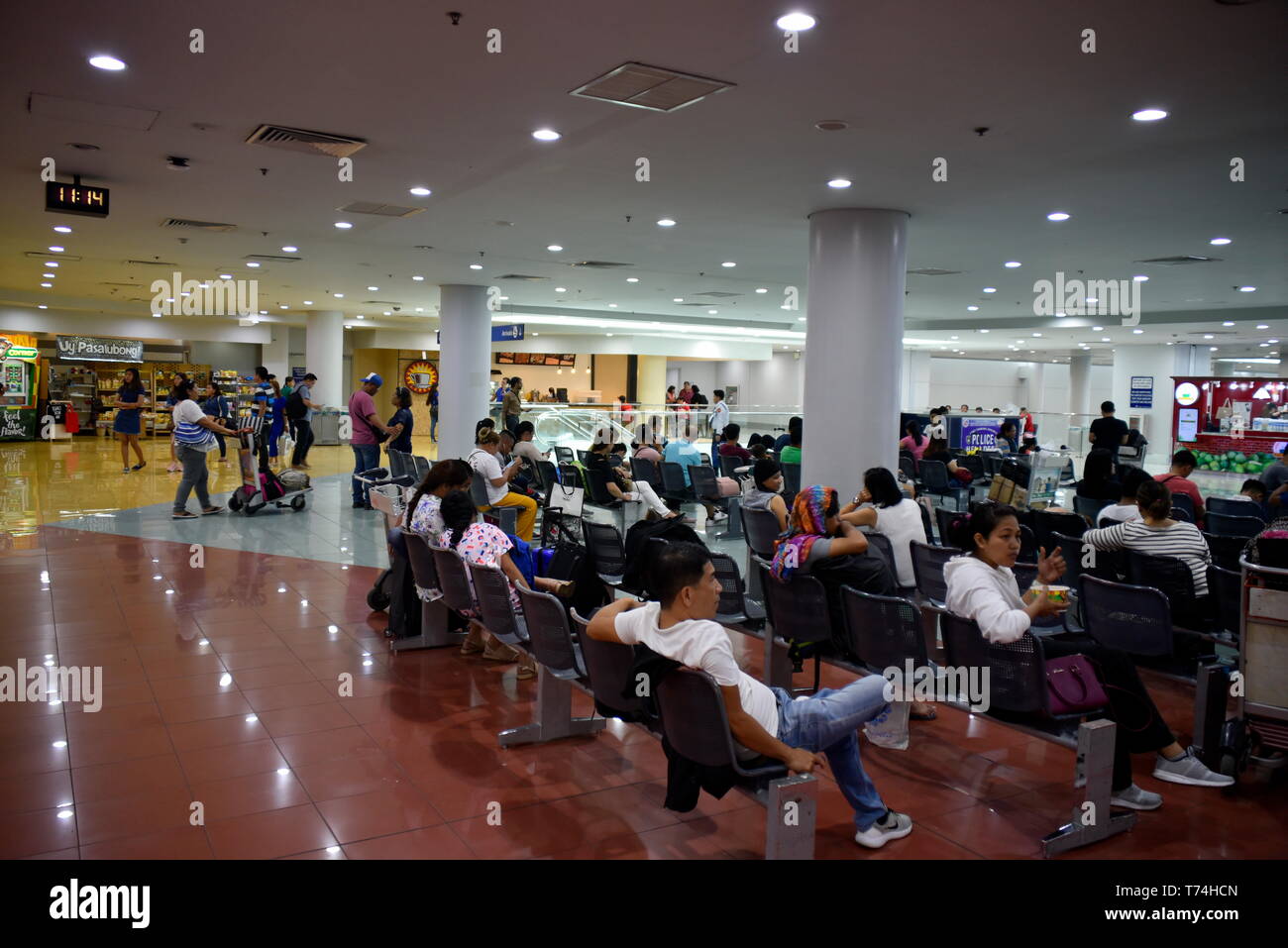 Naia terminal 3 hi-res stock photography and images - Alamy