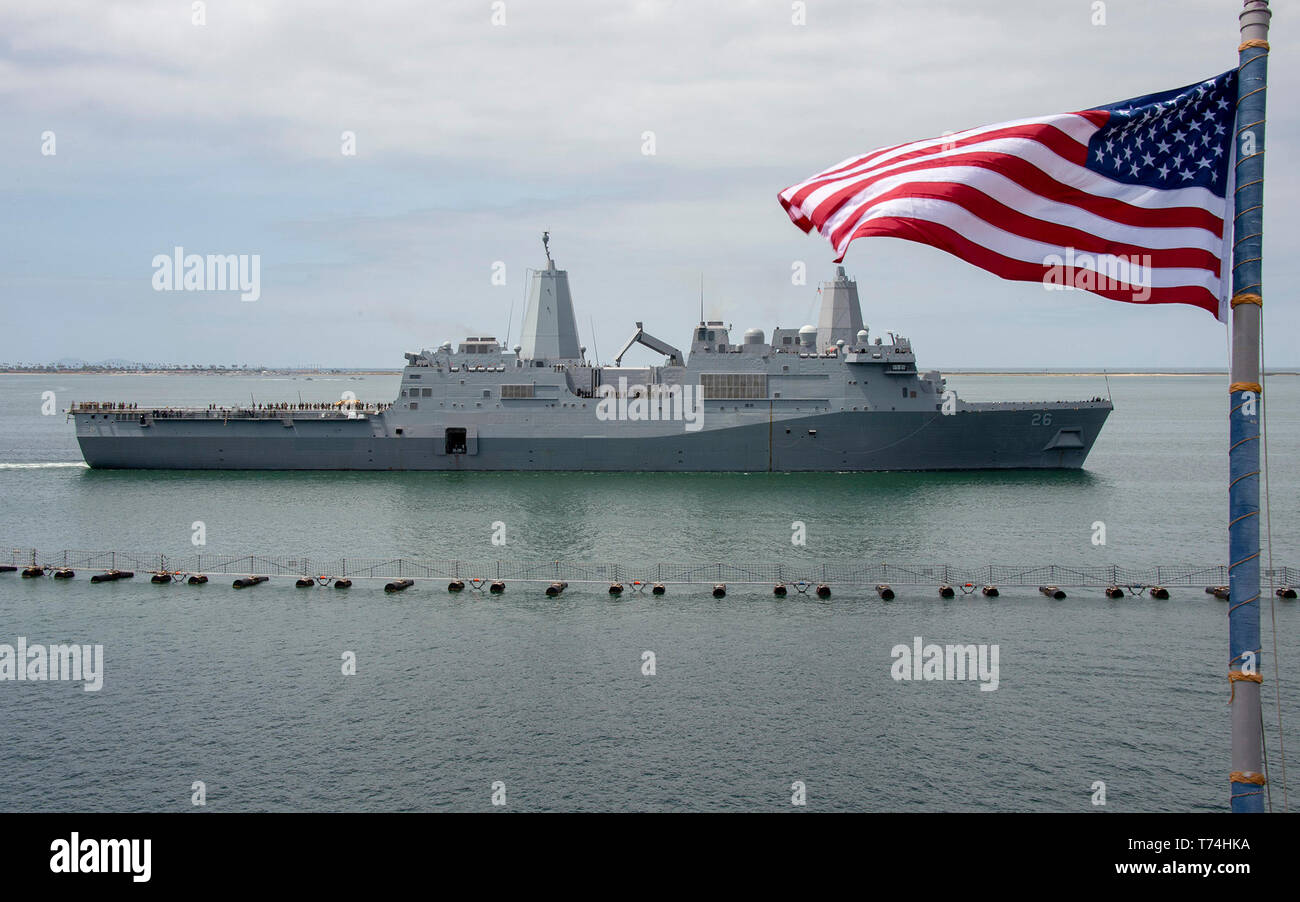 190501-N-GV721-1048 SAN DIEGO (May 1, 2019) Amphibious transport dock ...