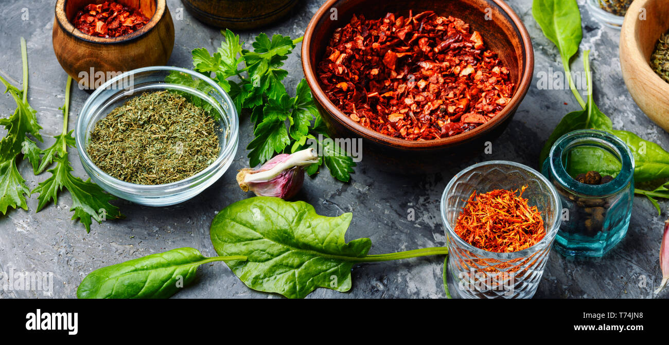 Powdered herbs and spices hi-res stock photography and images - Alamy