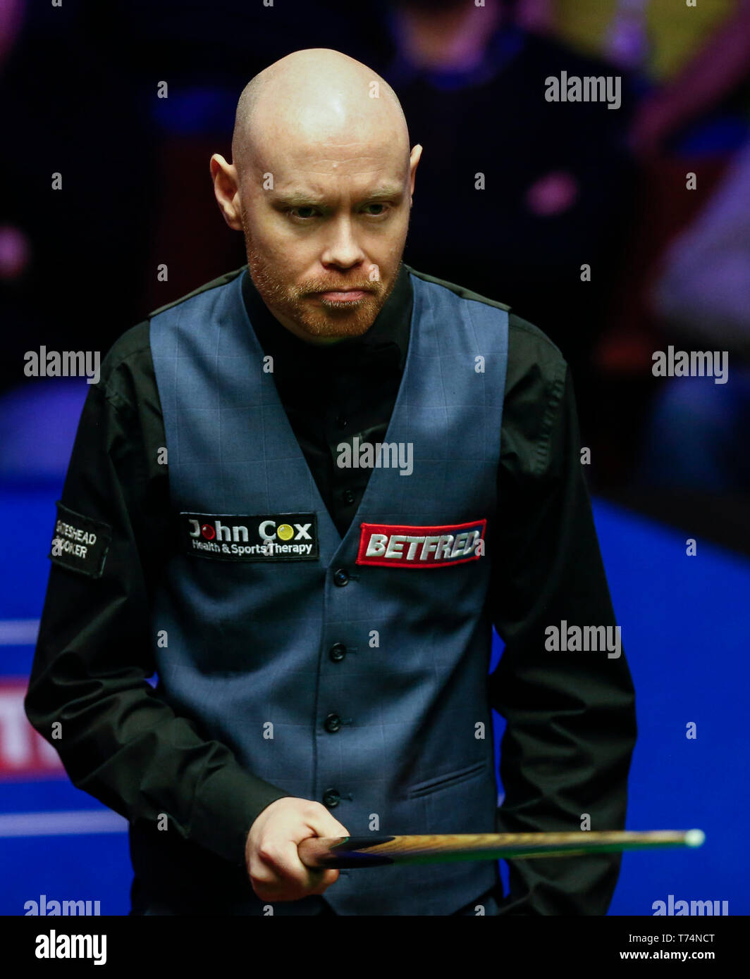 Gary wilson reacts hi-res stock photography and images - Alamy