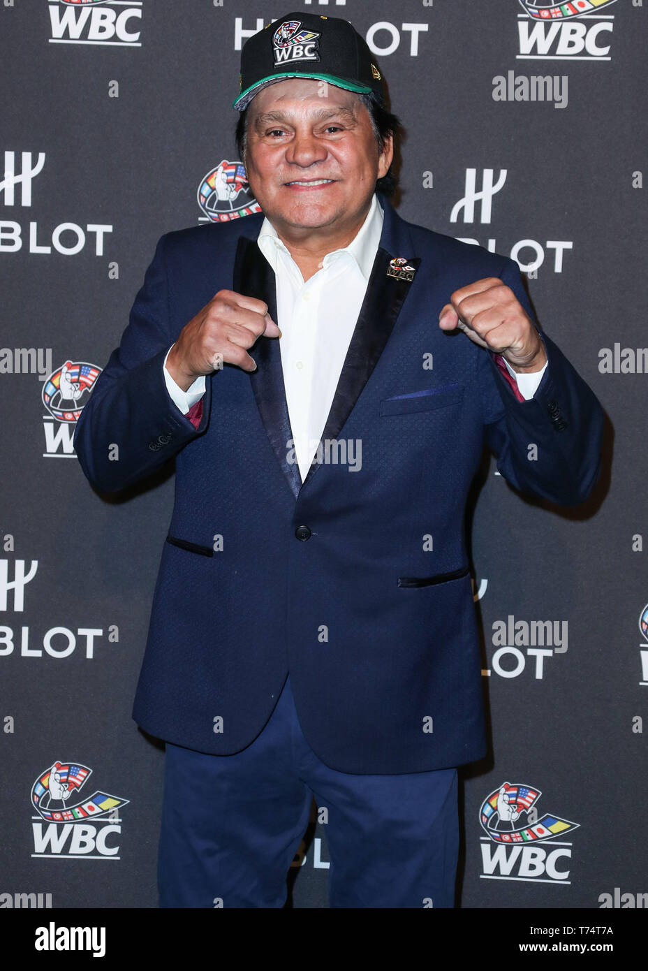Roberto duran boxing hi-res stock photography and images - Alamy