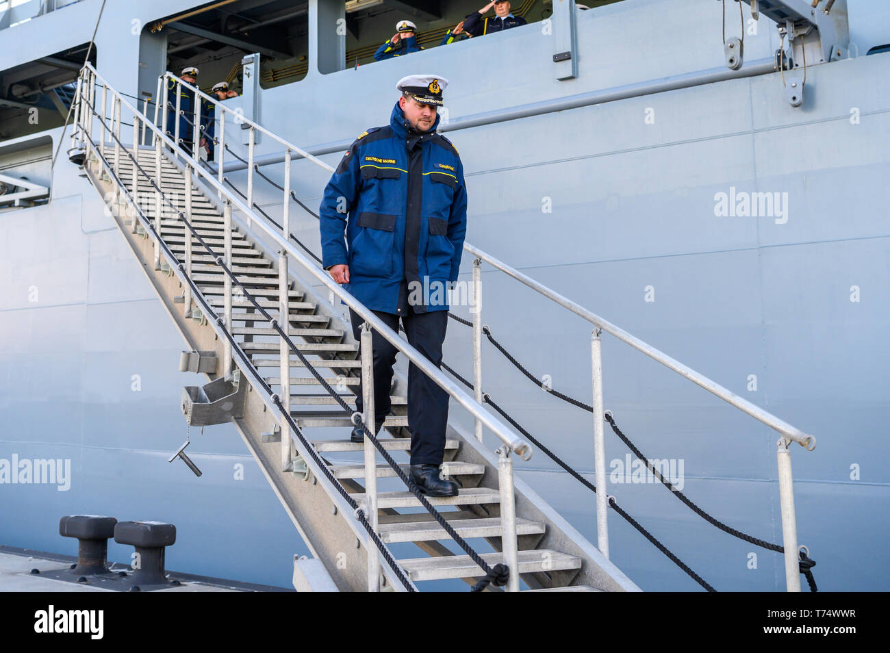 Wilhelmshaven, Germany. 04th May, 2019. Markus Gansow, commander of the ...