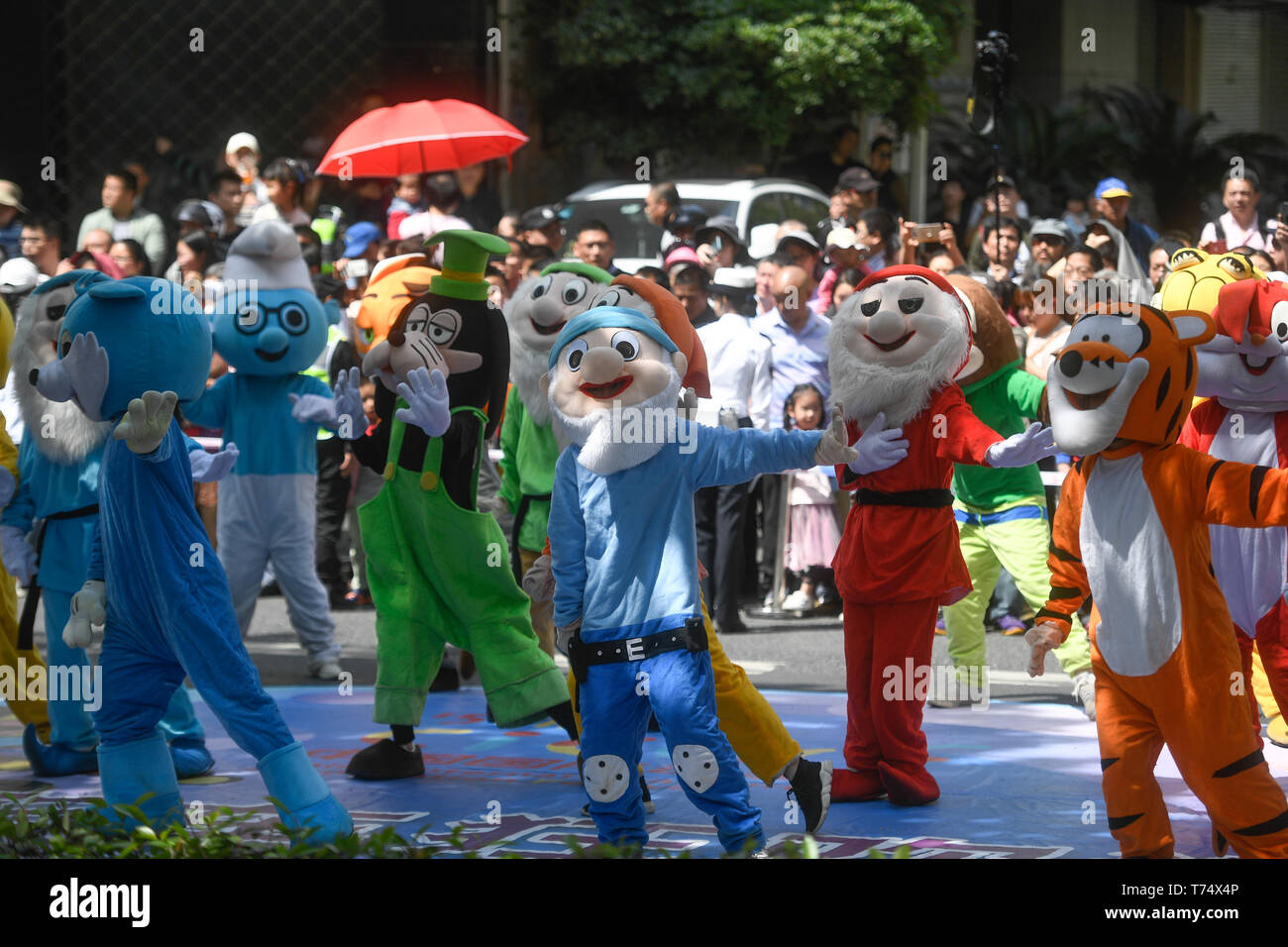 Hangzhou, China's Zhejiang Province. 4th May, 2019. Performers dressed ...