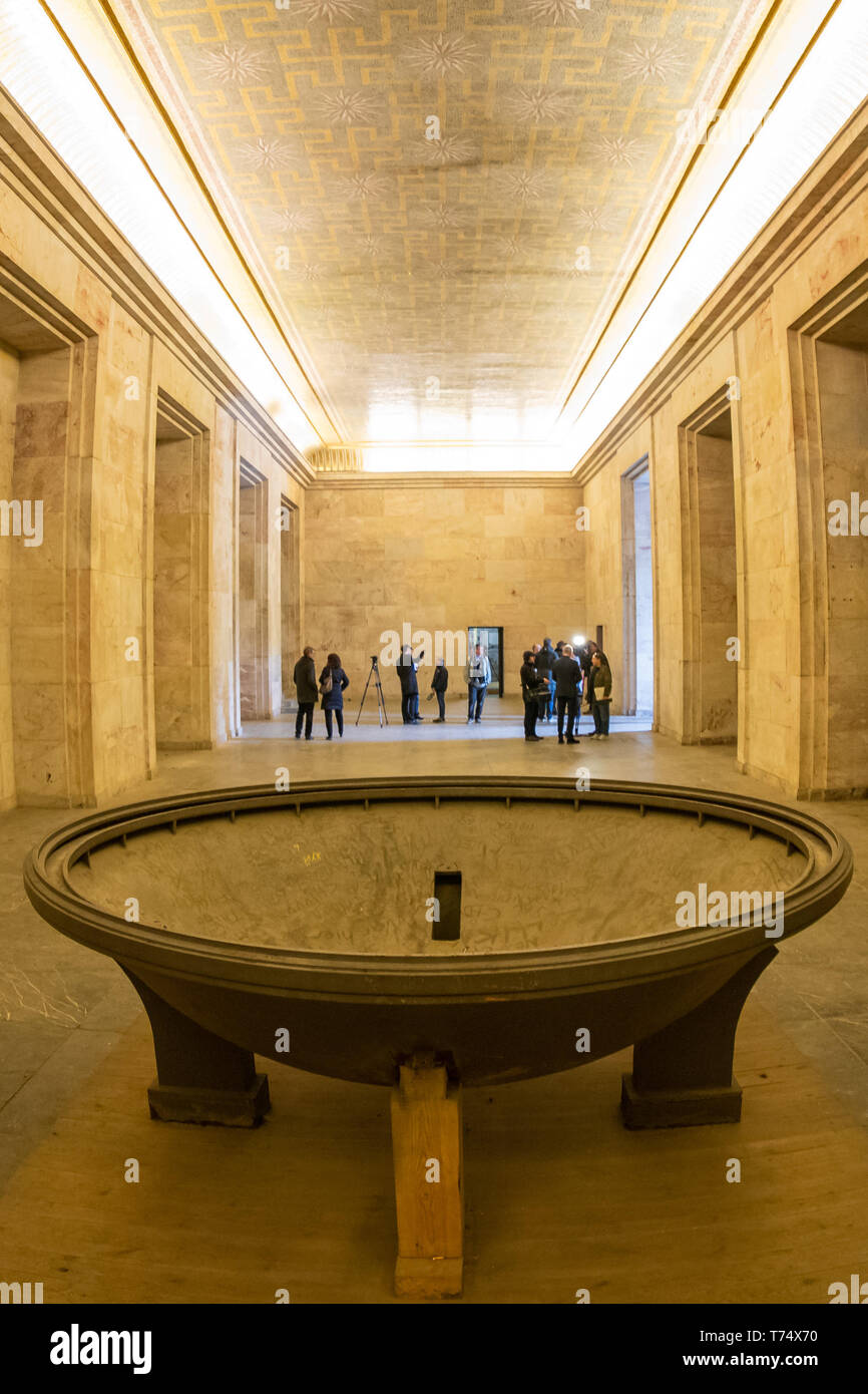 Nuremberg, Germany. 04th May, 2019. A fire bowl stands in the hall ...