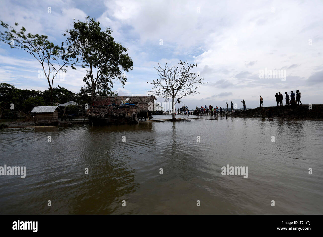 Bagerhat. 4th May, 2019. Photo taken on May 4, 2019 shows a village ...