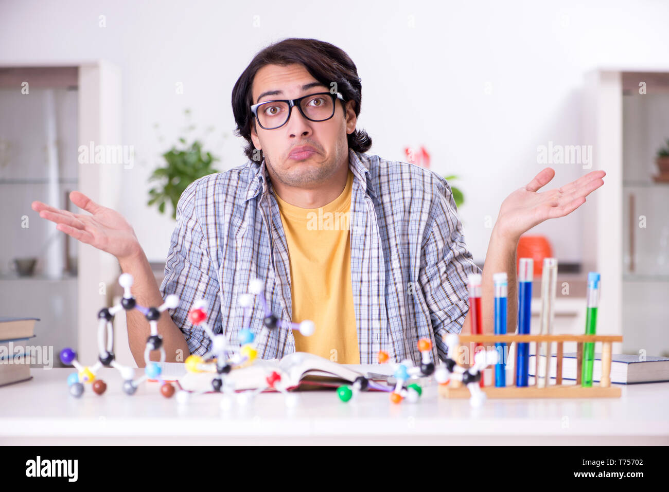 Poor student study at home hi-res stock photography and images - Alamy