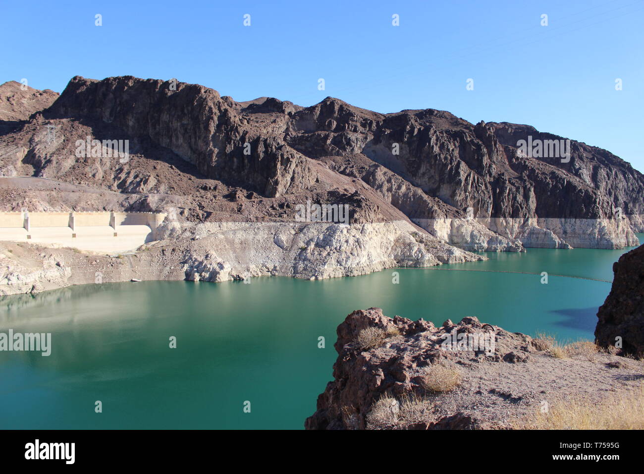 Hoover Damn water level mark Stock Photo - Alamy