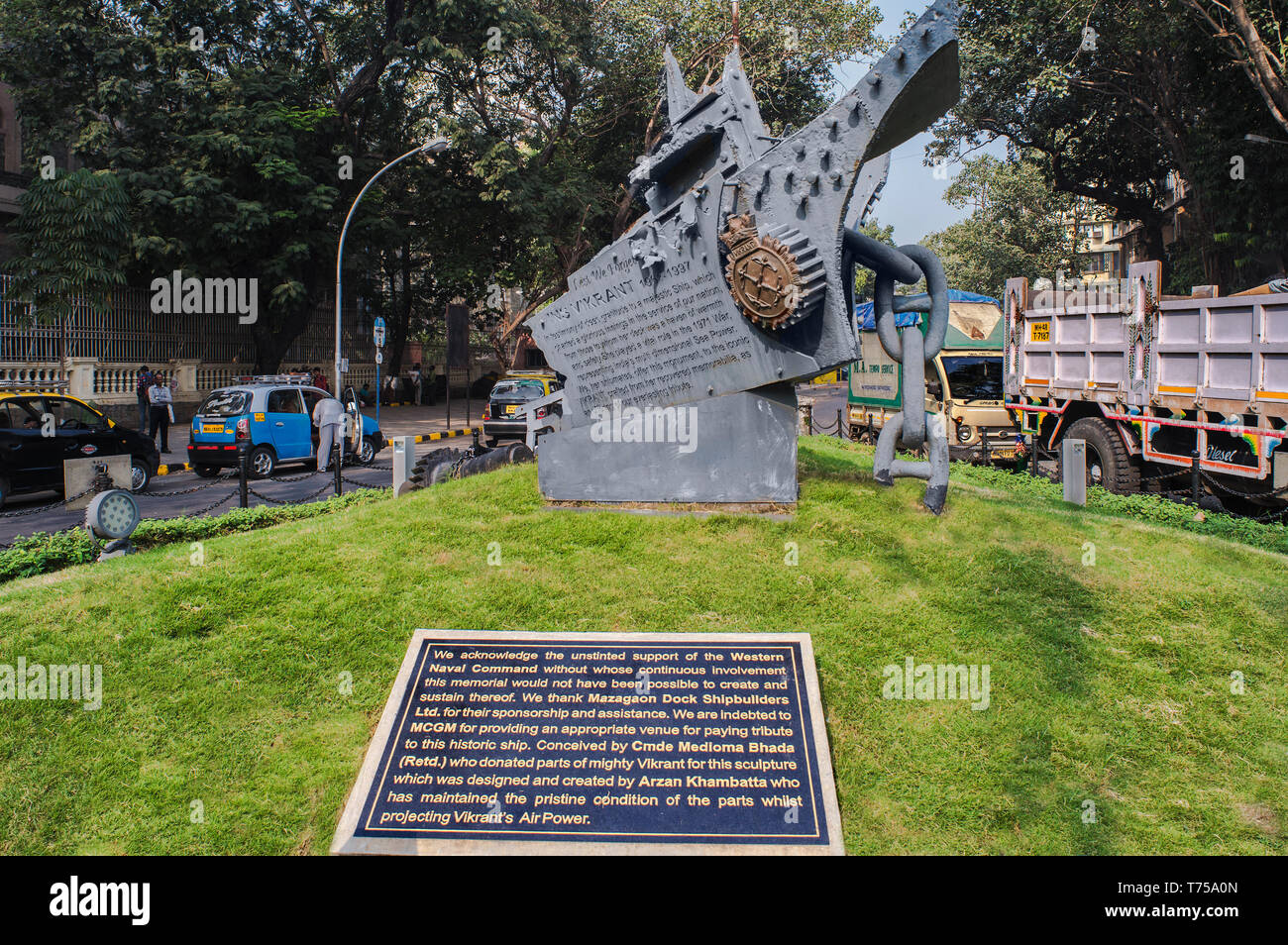 18—Nov-2017-Vikrant Memorial at traffic Island near Lion Gate K Dubash ...