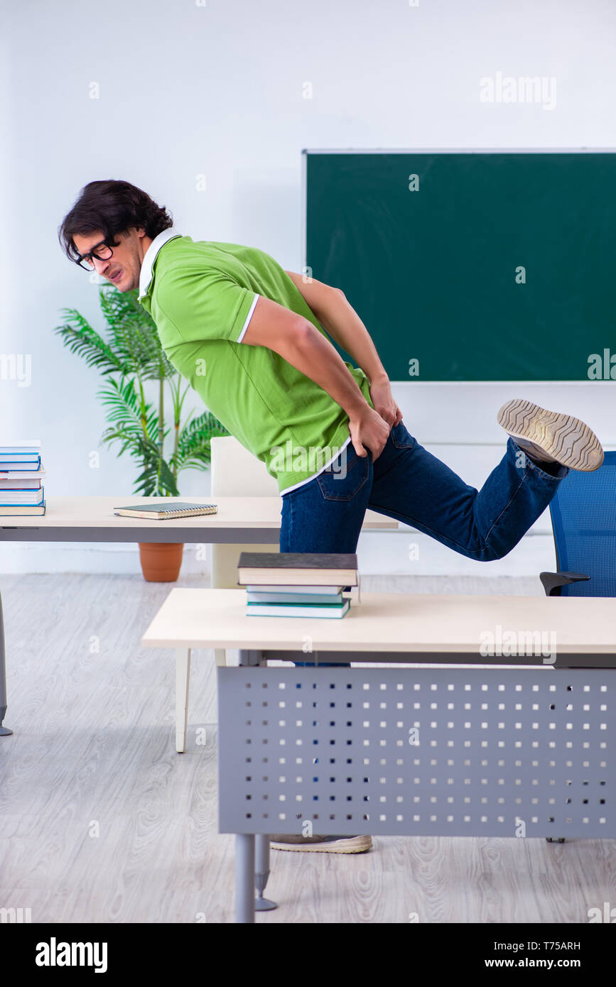 Pooping man hi-res stock photography and images - Alamy