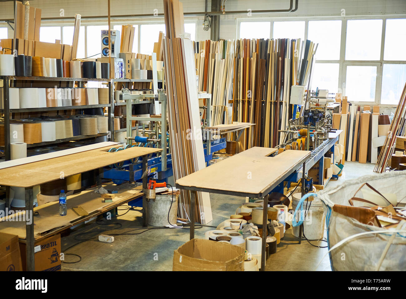Lamination doors drawing veneer production hi-res stock photography and ...