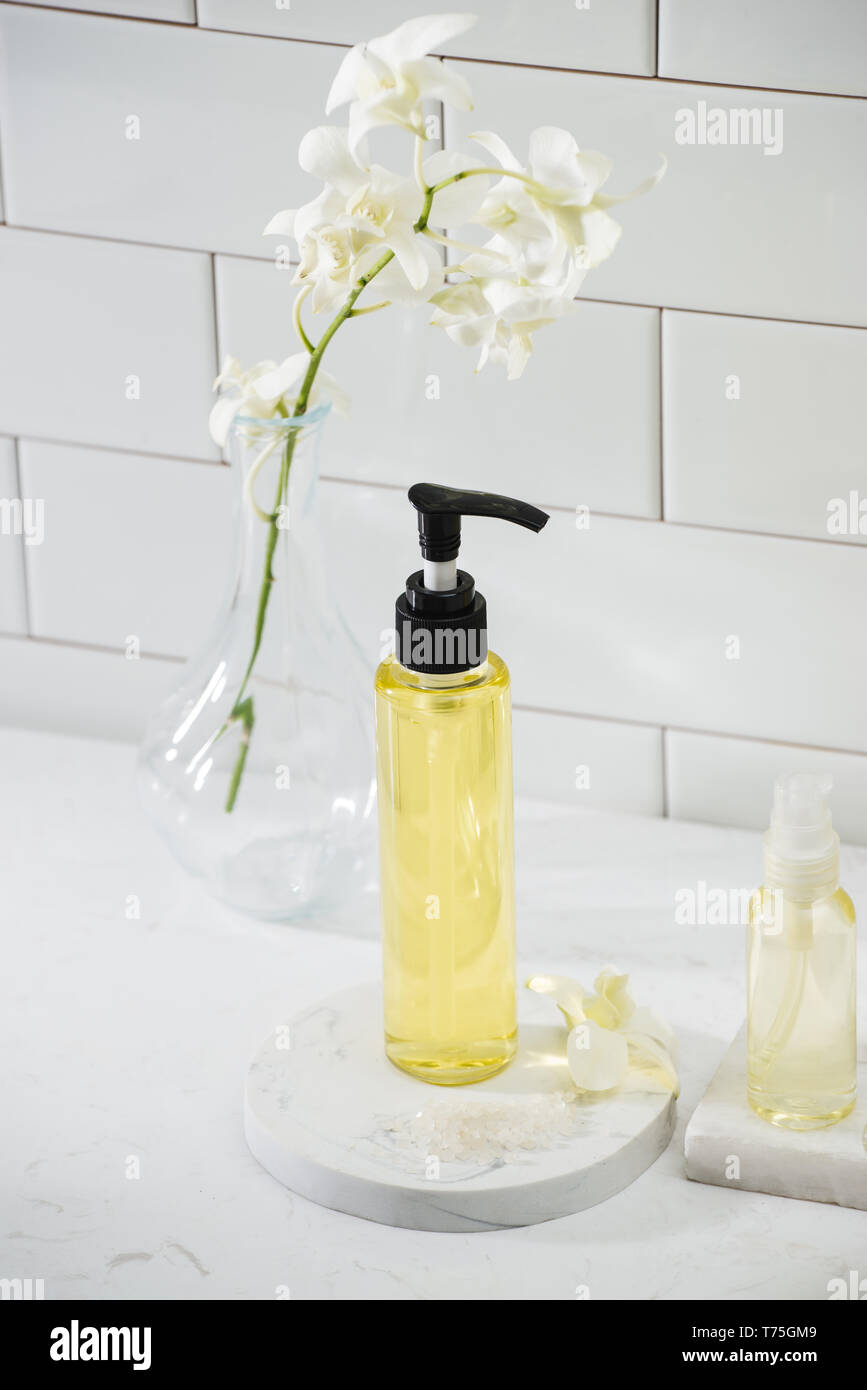 Orchid oil hi-res stock photography and images - Alamy