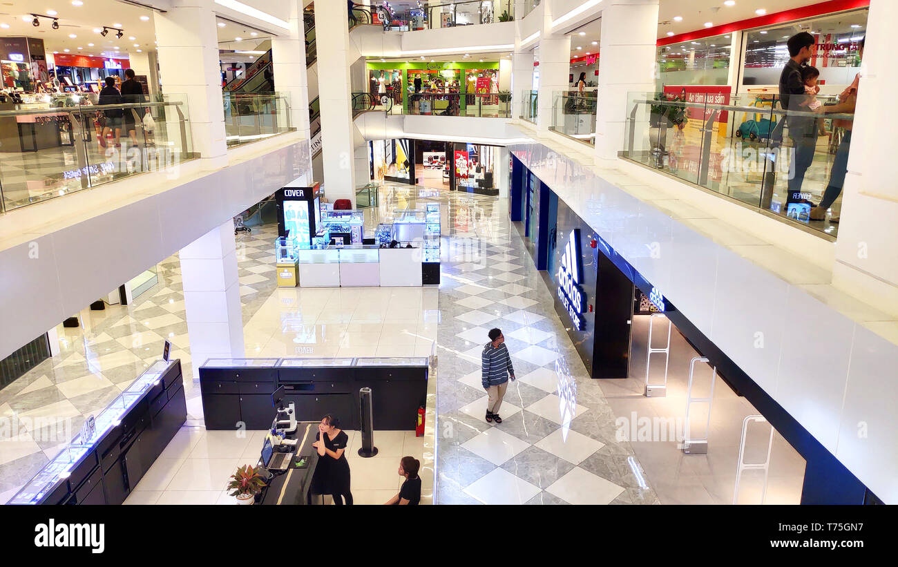 Vincom Plaza Go Vap 6 floors includes Vinmart supermarket theater CGV ...
