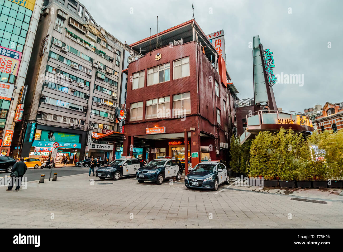 Taiwanese police officer hi-res stock photography and images - Alamy